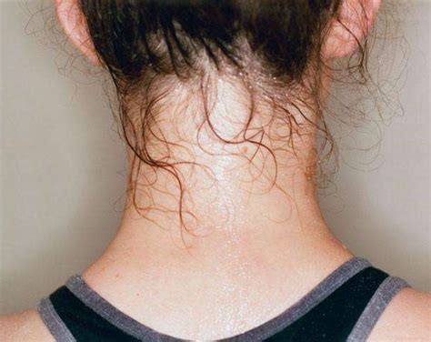 女生出汗照片出汗的照片湿透3 伤感说说吧