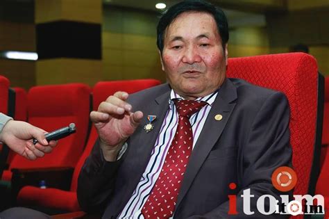 Д Батсүрэн Бүх төрлийн хорт хавдрыг эмчлэх эмийн бэлдмэлийг гарган авч чадлаа