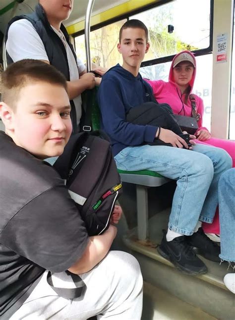 У Львові діти оплатили проїзд літній жінці Читайте на Ukr Net