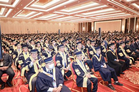 សម្តេចតេជោ ហ៊ុន សែន អញ្ជើញប្រគល់វិញ្ញាបនបត្រ សញ្ញាបត្រ ជូនសិក្ខាកាម និងនិស្សិត