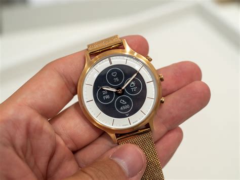 Fossil S New Hybrid Hr Smartwatch Brings An Always On Display And Week Battery For