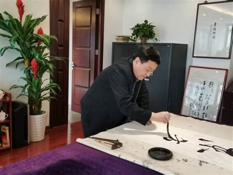 12 3国家手语和盲文研究中心主任顾定倩教育部语用司司长姚双喜及国家语言文字工作委员会一行参观中国特殊教育博物馆