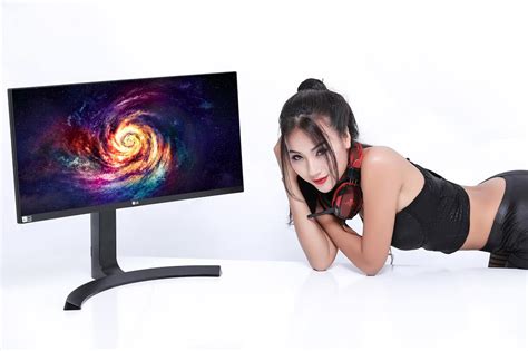 Những mẫu màn hình hot nhất cho game thủ và chuyên gia thiết kế