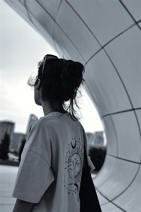 건물 건축 라인 건축 사진 건축 환경 곡선 곡선형 디자인 공공 건축 구조적 아름다움 그레이스케일 기하학적 라인 도시 건축 도시 경관 도시 디자인 도시