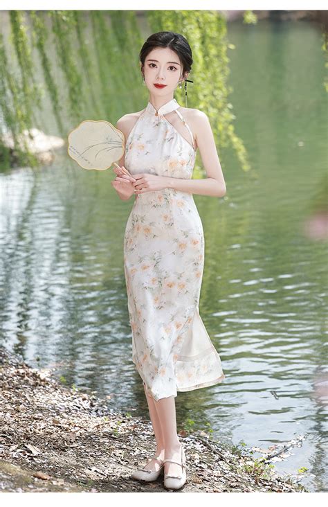 性感挂脖旗袍国风碎花新中式改良连衣裙女年轻款甜辣修身显瘦长裙 阿里巴巴