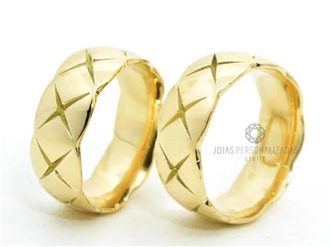 Alianças Anatômicas Em Ouro 18k Com Bordas Onduladas