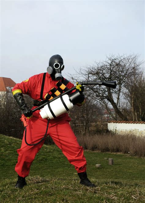 Pyro Cosplay D Tf2 Cosplay Team Fortress 2 Team Fortress