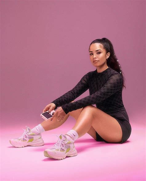 Valkyrae Looking Sexy In A Bikini 🥵 Rvalkyrae