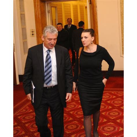 Министерството на финансите Твърденията за изхвърлени секретни документи са манипулация