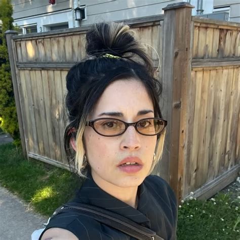 Lynz Pom Sloblife • Threads Say More