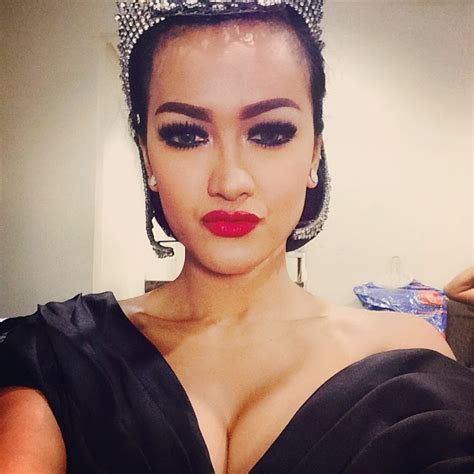 Kamar Selebritis Full Koleksi Foto Seksi Julia Perez Sensual Nakal