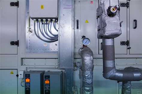 대규모 산업 현장에서 소기후 지원 시스템 공기 파이프 라인 입구 및 배기 선풍기와 에어컨 압력 습도 온도 제어 시스템 0명에