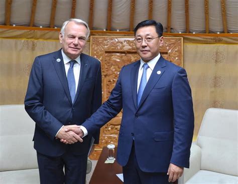 Францын Гадаад хэрэг олон улсын хөгжлийн сайд бараалхав