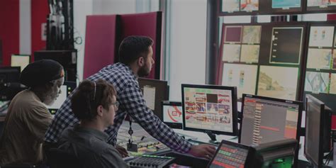 What Do Local Tv Journalists Do Behind The Scenes Of A Newsroom