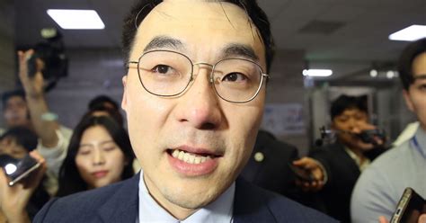 ‘코인 투기 김남국 위성정당 우회해 1년만에 복당