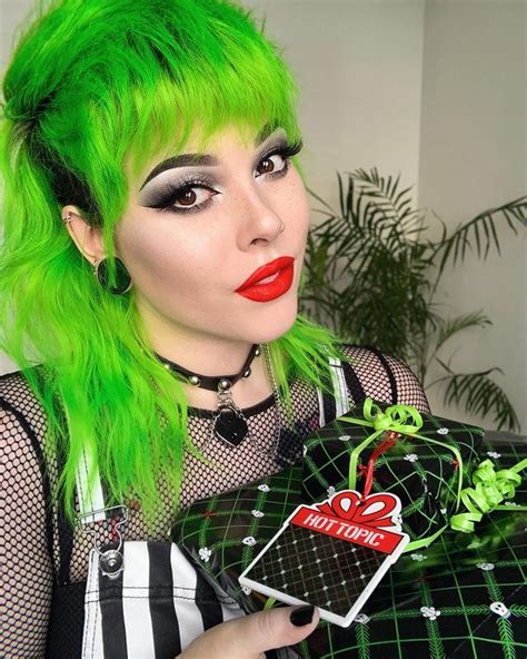 Pin De Lovely Hair Aliens En Neon Green Hair