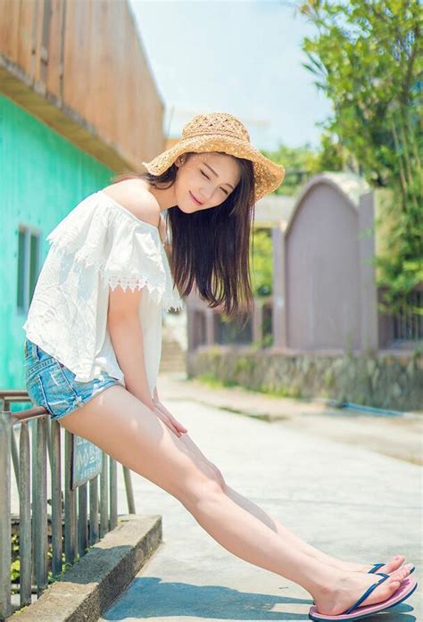 玉足女孩剪影親近自然擁抱陽光 每日頭條
