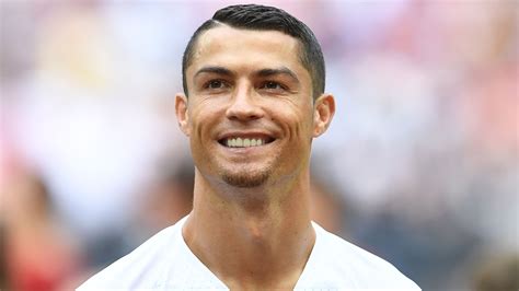 El Detalle En El Look De Cristiano Ronaldo Que Alimenta La Teoría De Su