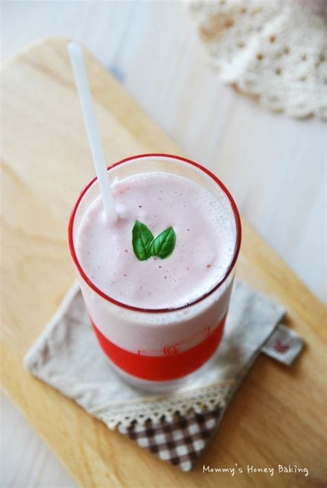 상큼한 딸기 스무디