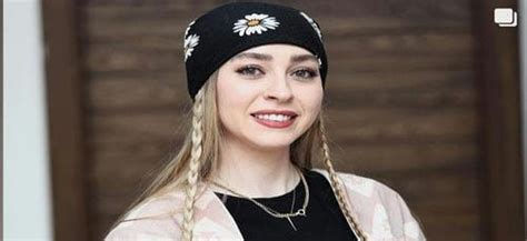 بازیگر نقش شاپرک در سریال سرزمین مادری دفتر انشا