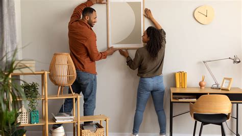 11 Things That Instantly Make People Feel Uncomfortable In Someone Elses Home Yourtango