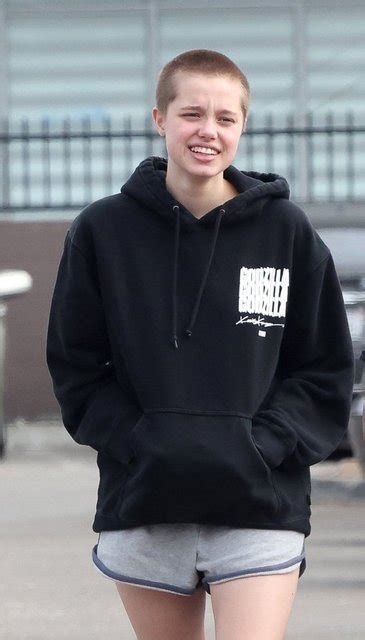 Angelina Jolie Ile Brad Pitt In K Z Shiloh Sa Lar N Kestirdi Magazin Haberleri