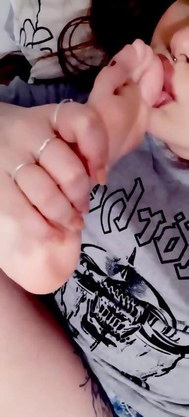 Sexy Teen Kiss Her Own Foot Sexy Teen Kiss Her Own Foot