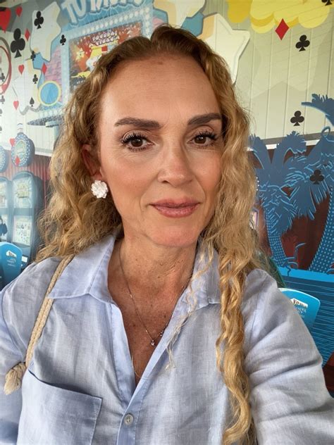 Daniela Te Ha Saludado