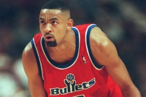 获得nba第一份亿元合同的霍二叔，巅峰时期的水平如何？东方体育