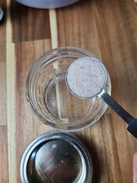 What Is Wild Parsnip How To Treat Wild Parsnip Rash Donvey Farms