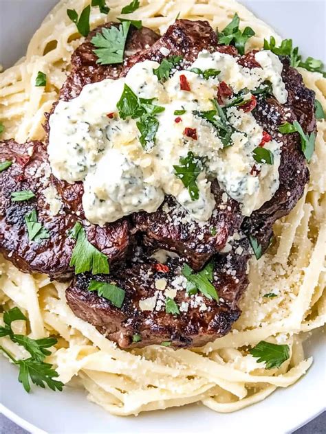 Delicious Copycat Olive Garden Steak Gorgonzola Alfredo Recipe