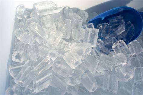How To Use A Countertop Ice Maker Kitchenware Compare