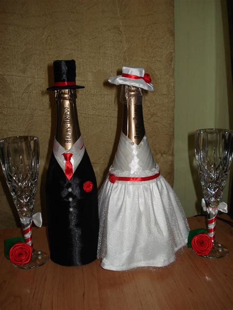 Подарок куме украшенные бутылки в виде молодых