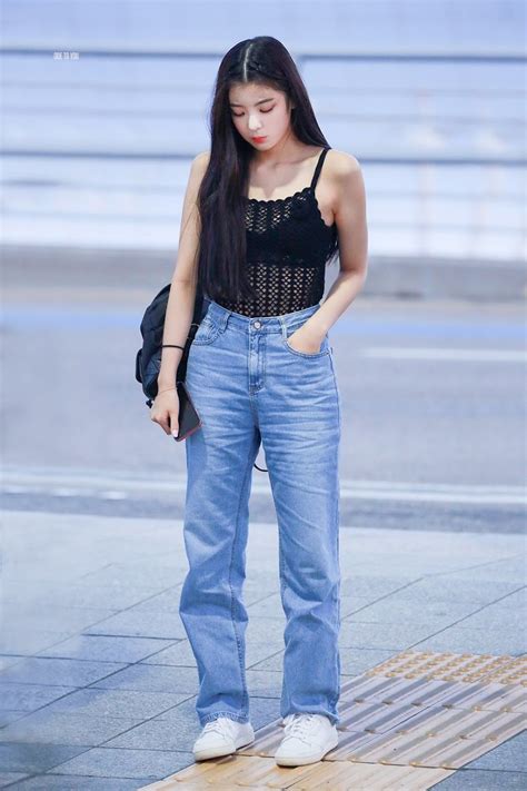 Times ITZY S Lia Made Fans Fall For Her In Her Gorgeous Casual Fashion Koreaboo