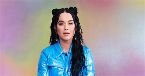 Chủ Nhân Các Bản Hit Tỉ View Katy Perry Biểu Diễn Trong Lễ Trao Giải