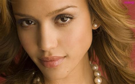 List Cellebrity Jessica Alba Eyes