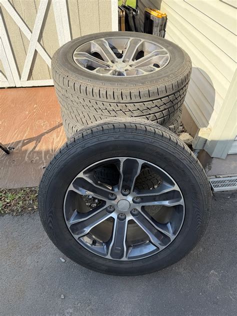 2022 24 Jeep Grand Wagoneer Oem 20 Rims And Tires W Tpms Take Offs