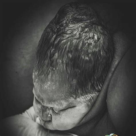 25 Raw Birth Photos That Show How аmаzіпɡ The Vagina Really Is Late Daily