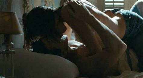Foto De Amber Heard Topless Sex Scene From ‘the Rum Diary