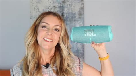 Amazon Com Jbl Charge Portable Bluetooth Speaker With Ip Waterproof And Usb Charge Out