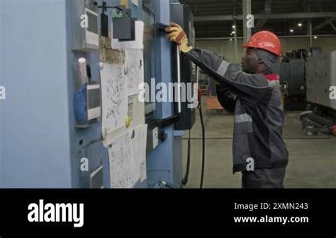 Process Control Monitoring Stock Videos And Footage Hd And 4k Video Clips Alamy