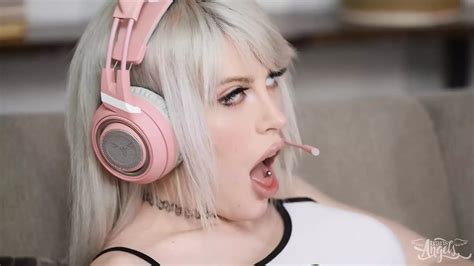 Izzy Wilde Stockings Shemale Porn Videos 2025 XHamster