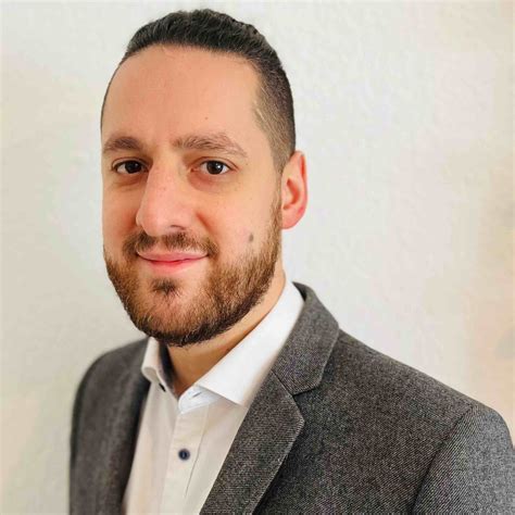 Lars Zadeh Teamleiter Key Account Manager Webhelp Vodafone Xing