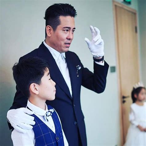 KEEPINTRAINING Professional Etiquette Training Babe