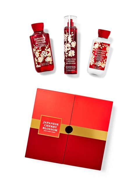 Bath And Body Works Japanese Cherry Blossom T Box Set باث أند بادي