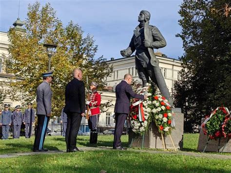 111 години българска авиация вижте честванията в София с президента Галерия