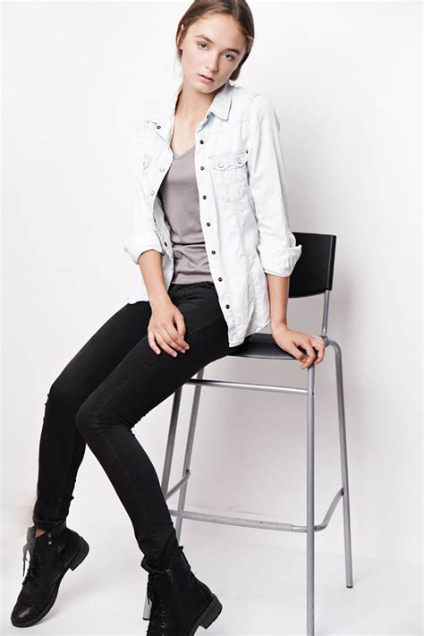 Lisa K QUEST Artists Models