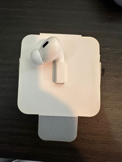 全新 右耳 Airpods Pro 2 未用過 5月中買 手提電話 智能穿戴裝置及智能手錶 Carousell