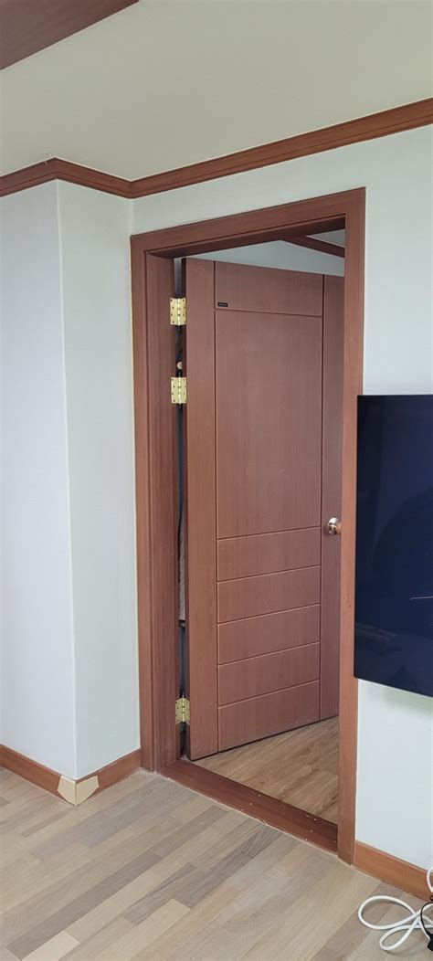 거주 중 체리색 걸레받이 몰딩 방문 시트지 인테리어 필름 시공 네이버 블로그