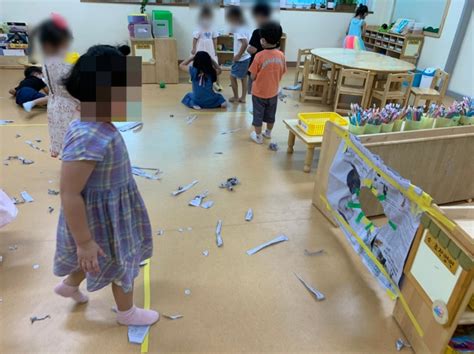 유치원 신문지 놀이 아이랑 신문지로 다양하게 놀기 네이버 블로그